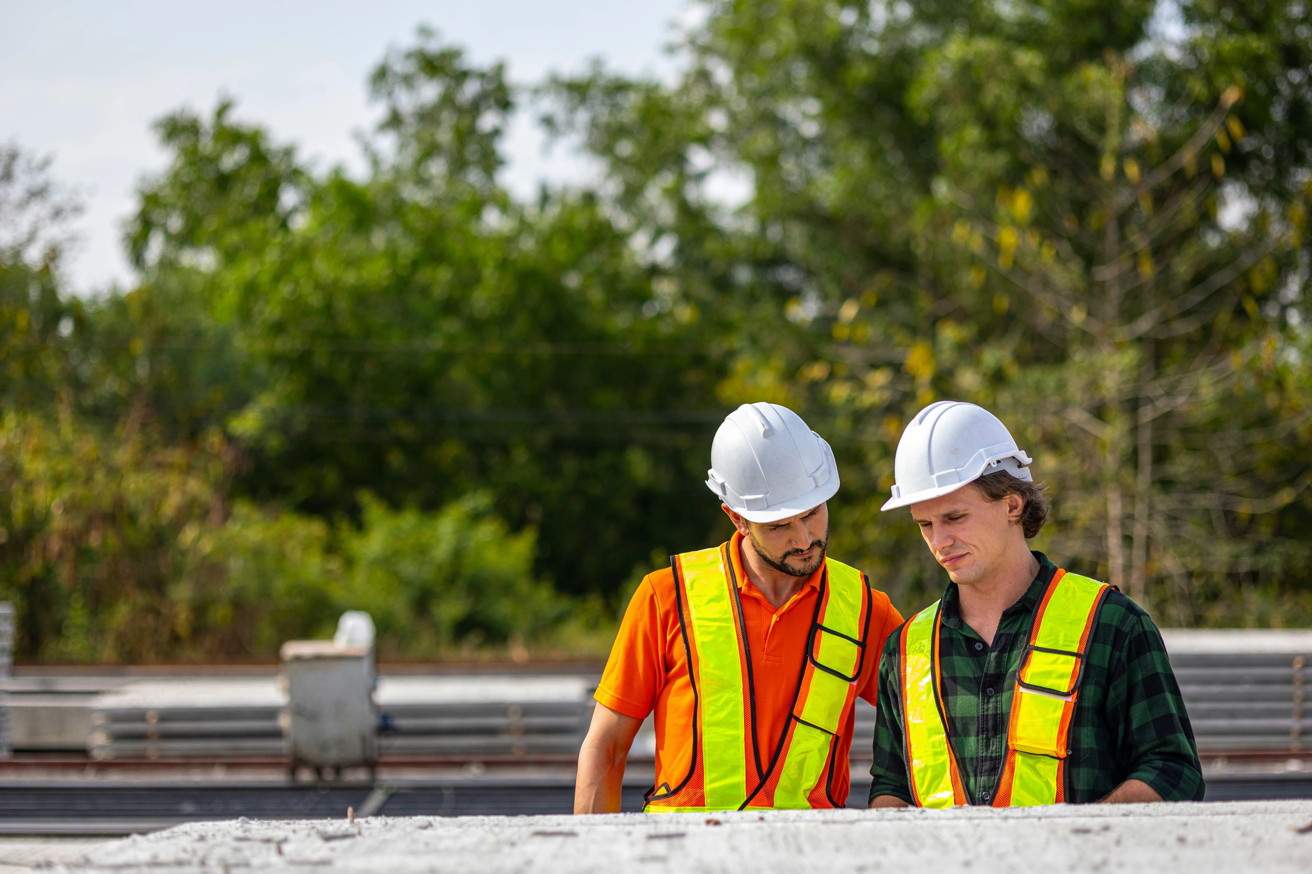 How Long Do Hard Hats Last? 5 Expiration Guidelines