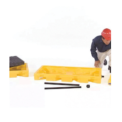 DECK SPILL 3 99GAL 4500LB 5-3/4IN YEL