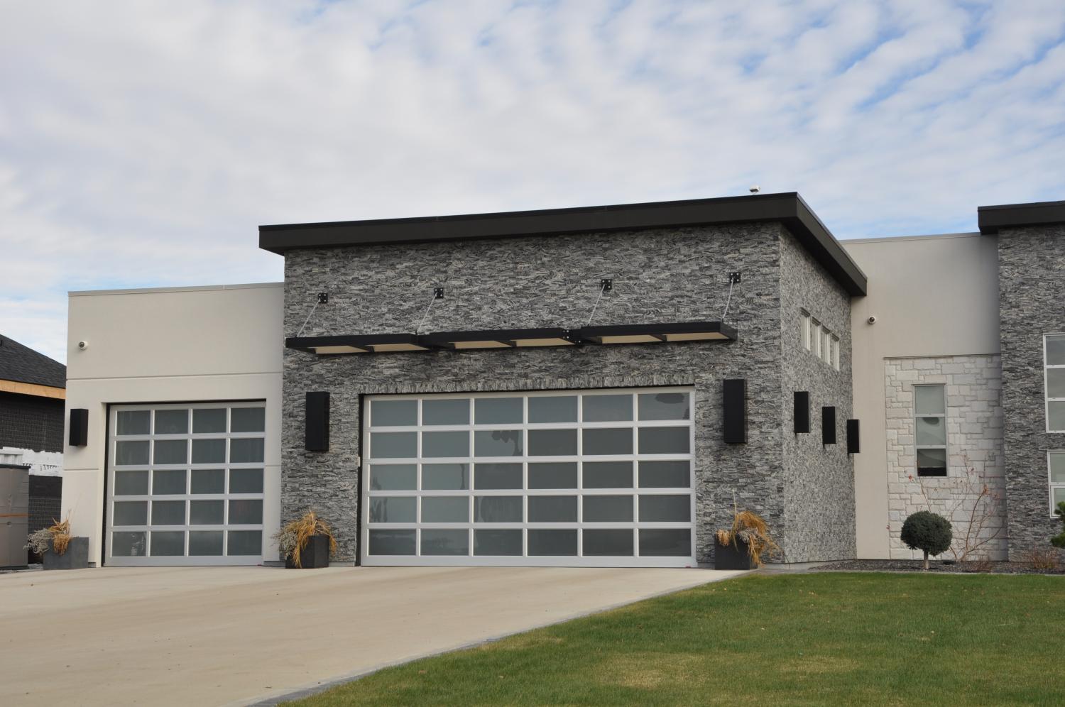 Tree Black | Contemporary Natural Stone Veneer | Timberstone Distribution