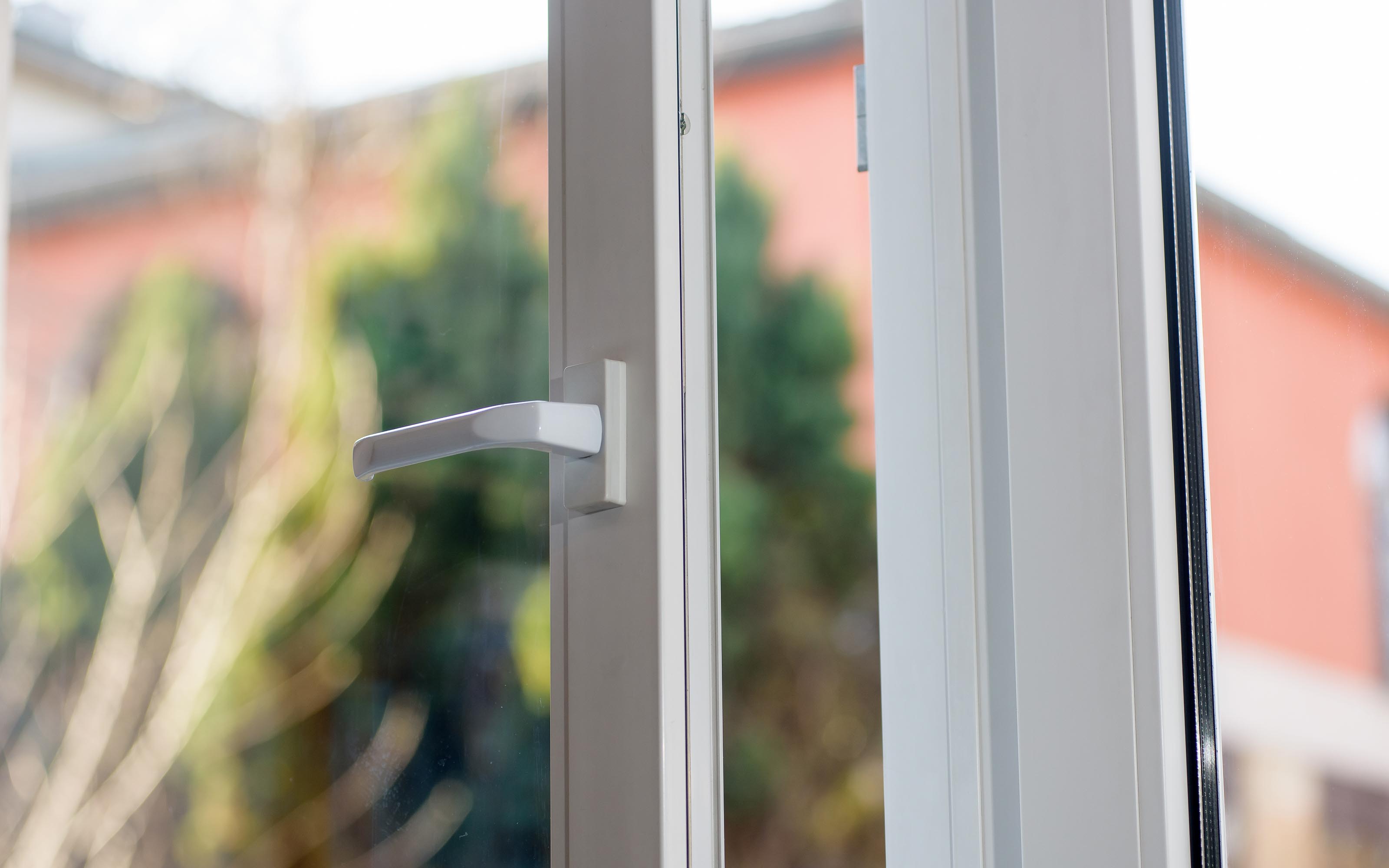 Expert Tips for Installing Vinyl Window Replacement Parts Yourself ...